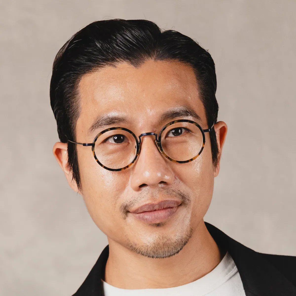 Mirror 50 : ฌอน POEM ดีไซเนอร์ผู้เชื่อว่าการเคารพในความหลากหลาย จะ ...