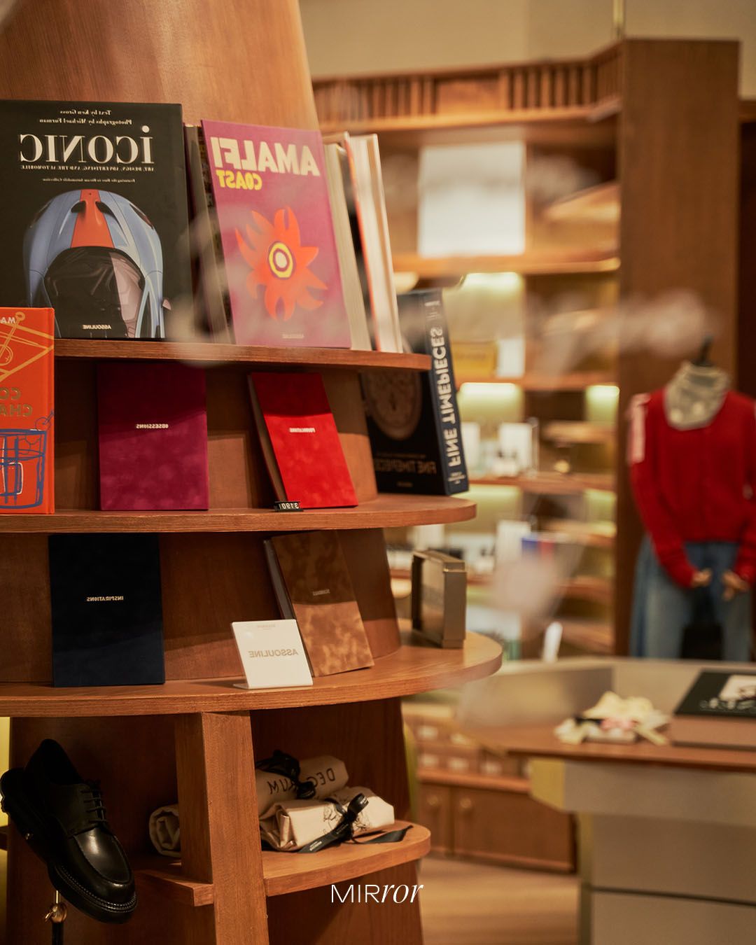 Decorum Bibliotheque มากกว่าร้านเสื้อผ้า คือพื้นที่ค้นหาตัวตน และพบปะผู้คนที่หลงใหลในสิ่งเดียวกัน