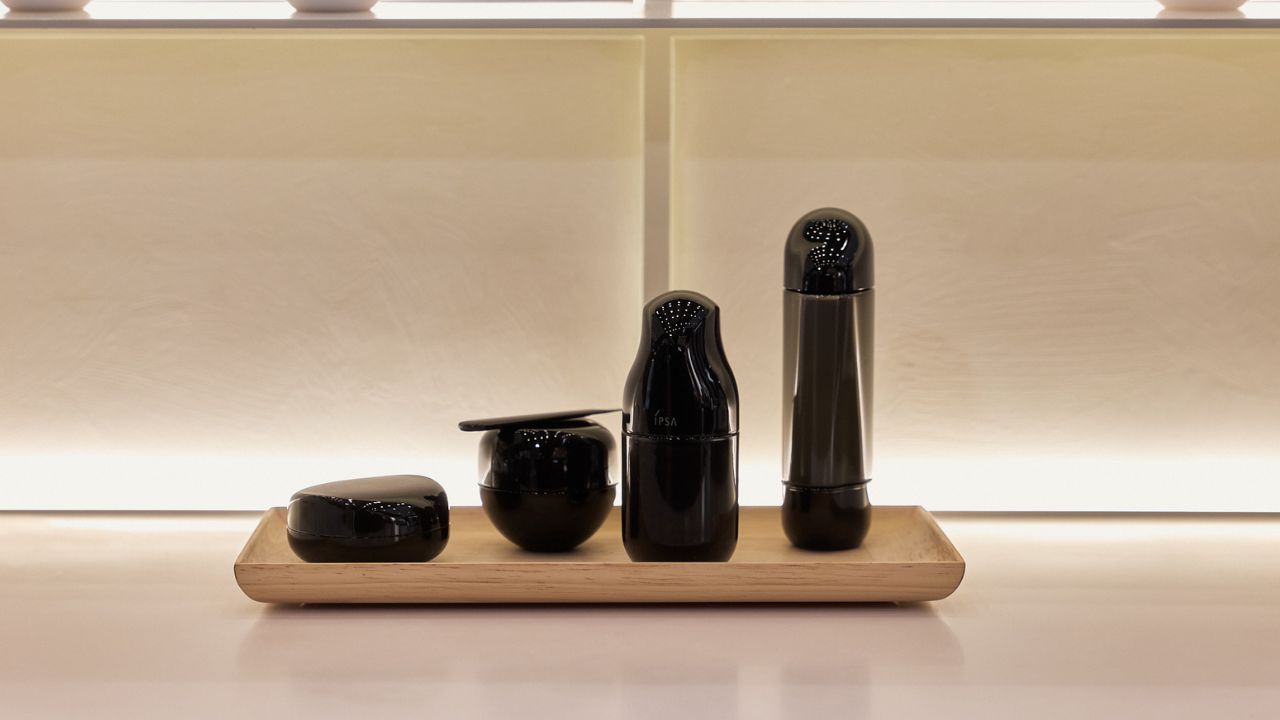 ตามหาสกินแคร์และรองพื้นที่ ‘ใช่’ ซึ่งเหมาะกับผิวเราจริงๆ กับ IPSA Ultimate Family สกินแคร์และรอง ...